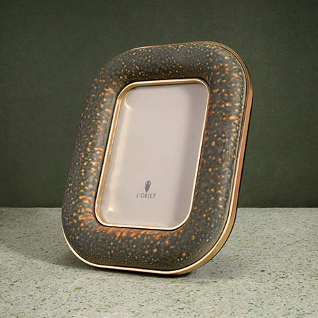 Luxury Picture Frames | 24K Gold + Platinum Frames | L'OBJET